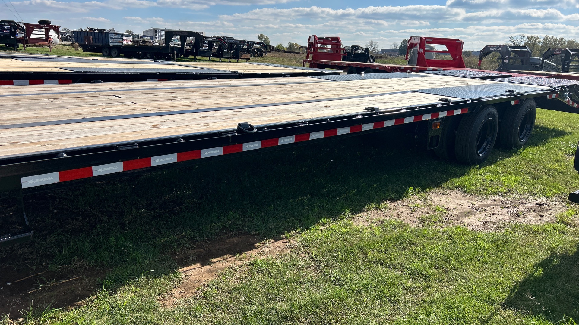 Flatbed Trailers, Frontend and Utility Trailers from Iron Bull and ...