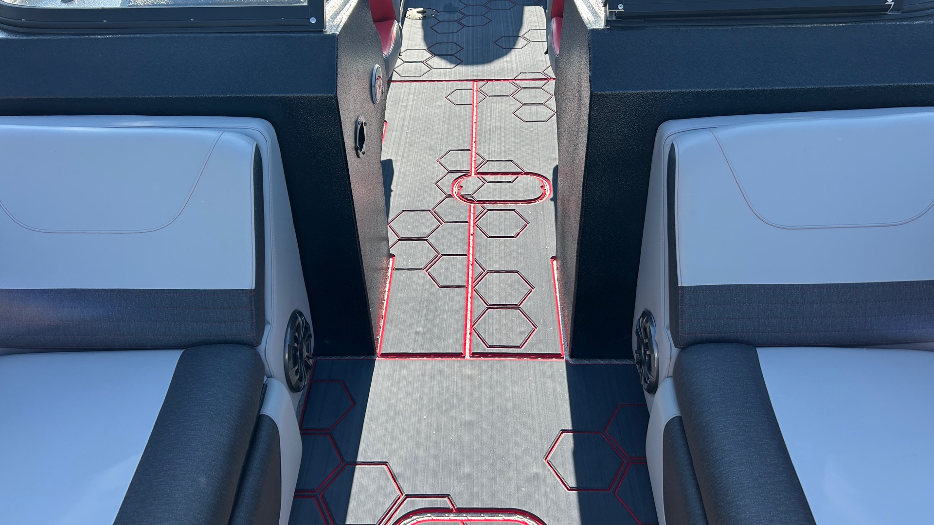 Inventory from SeaArk Ox-Bo Marine LLC Juneau, WI 920-386-0175